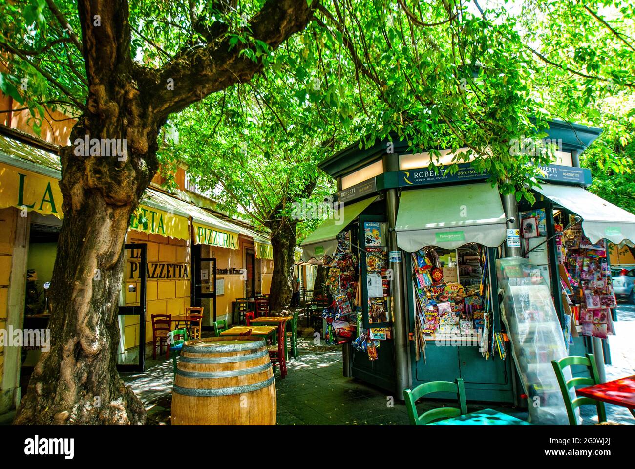 Old newspaper kiosk hi-res stock photography and images - Alamy