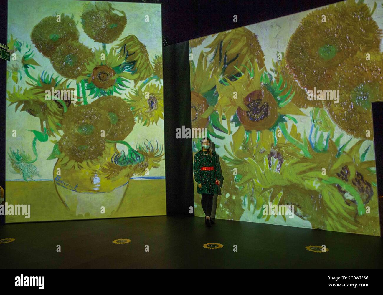 Van gogh alive at kensington gardens hi-res stock photography and ...