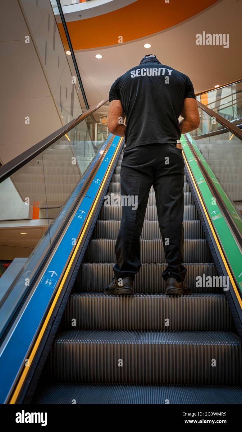 Security Im Shopping Center Stock Photo - Alamy