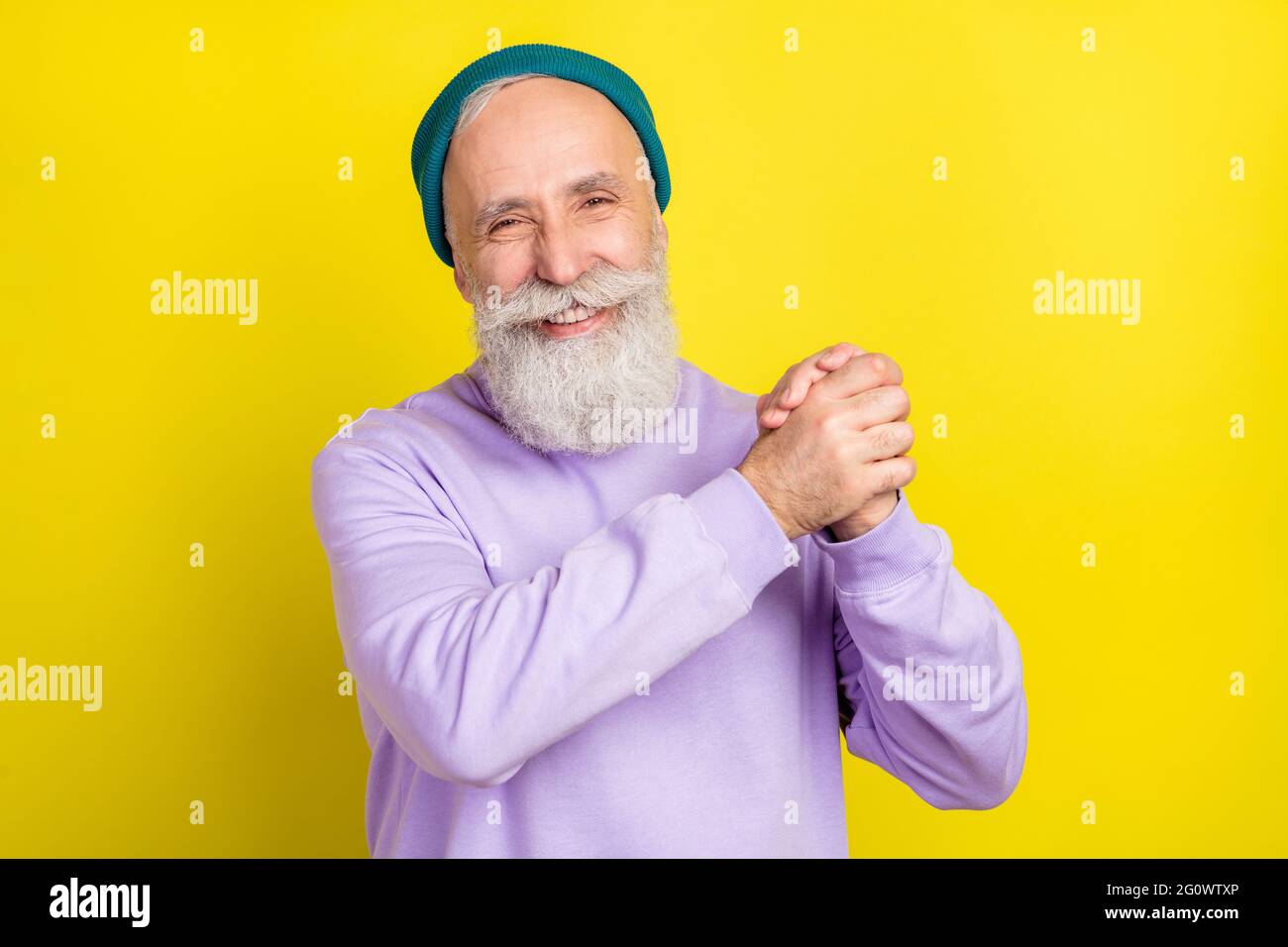 Photo portrait of aged man cheerful laughing gesturing like winner ...
