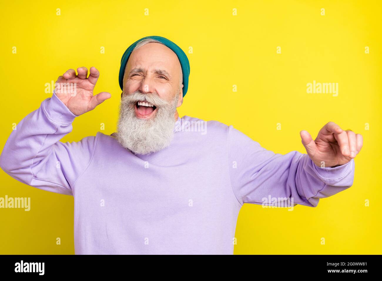 Photo portrait of aged man chilling relaxing dancing at party isolated ...