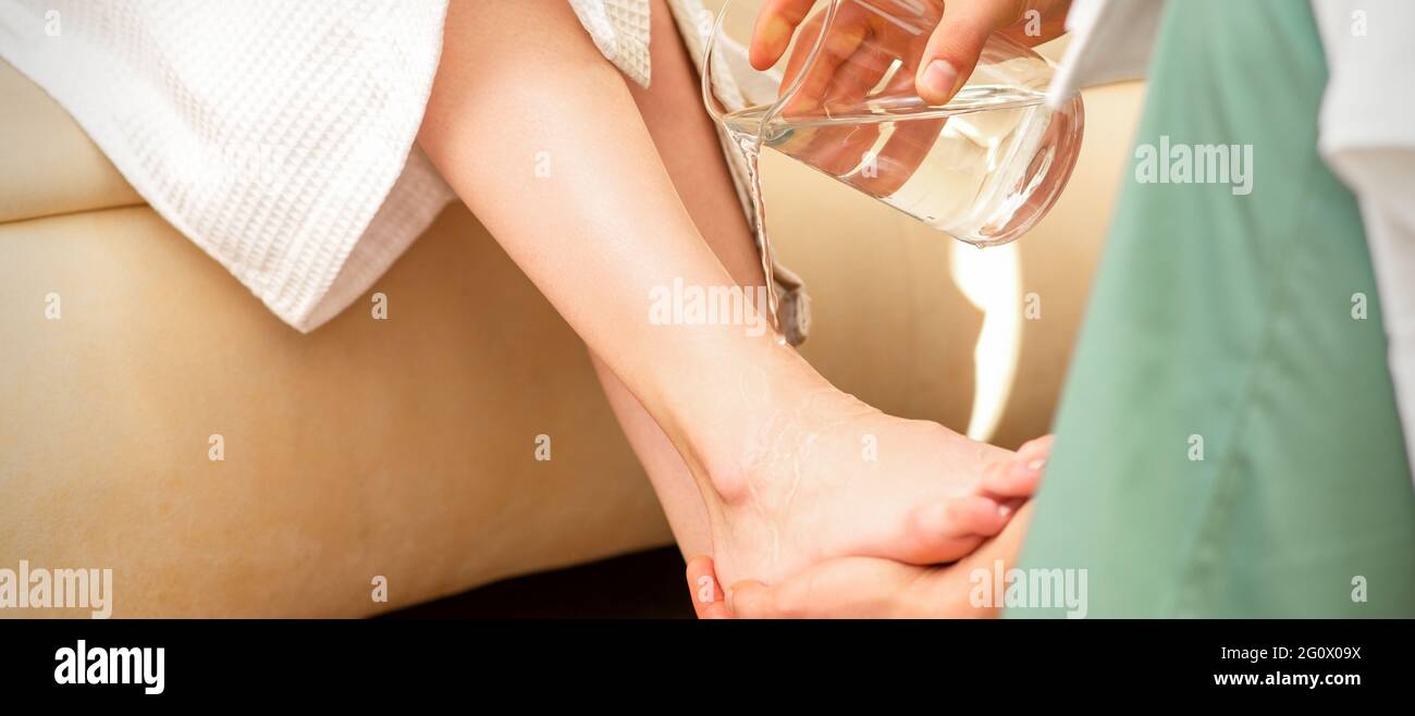 Leg Wash High Resolution Stock Photography and Images - Alamy