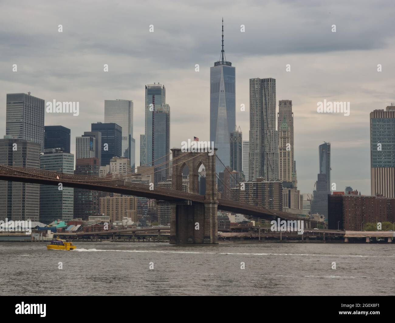 High rise building glass area hi-res stock photography and images - Alamy