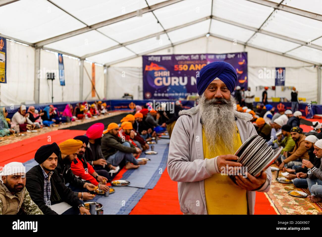 Sikhi community hi-res stock photography and images - Alamy