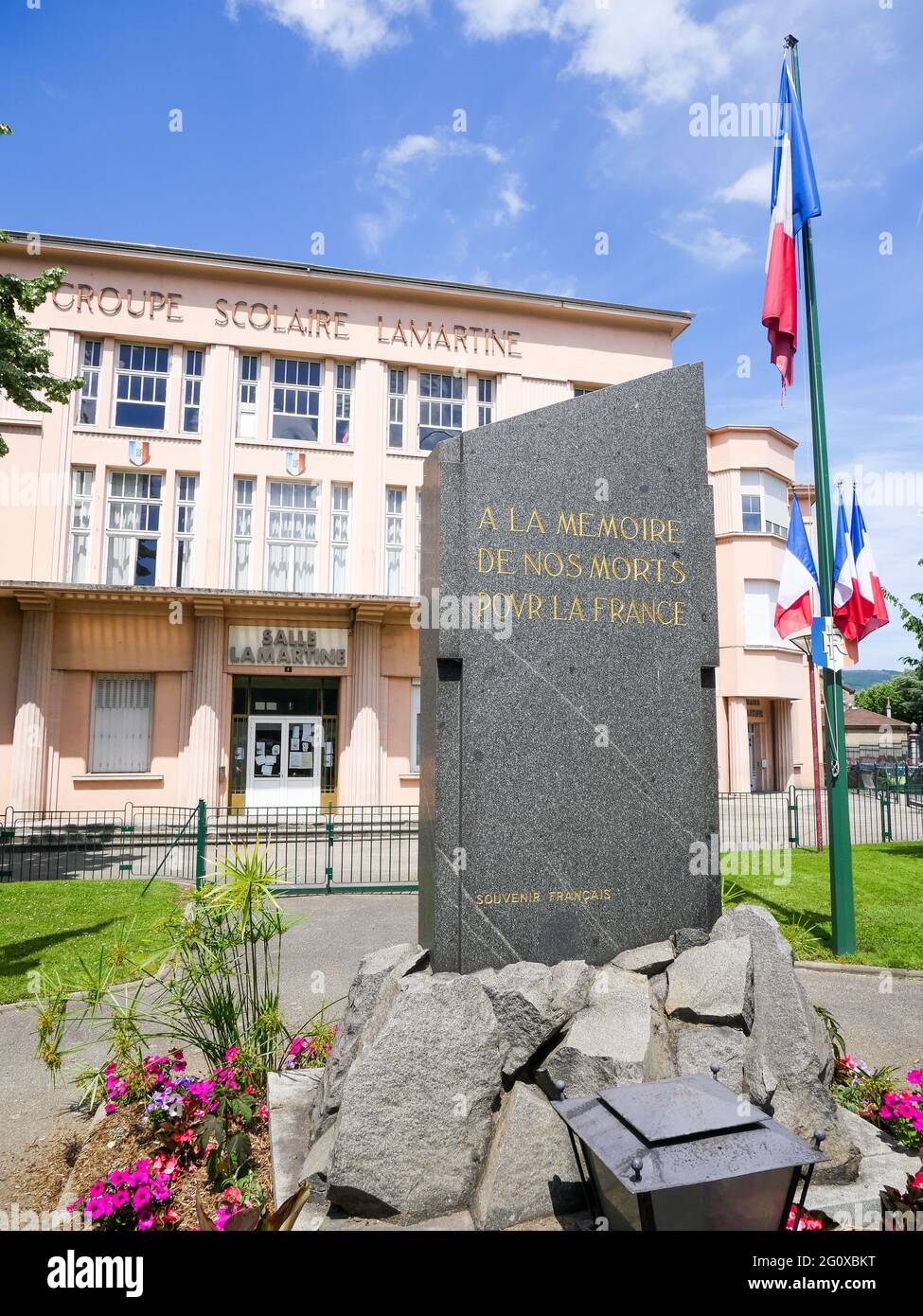 Front view of Lamartine school group with the military memorial, Avenue ...