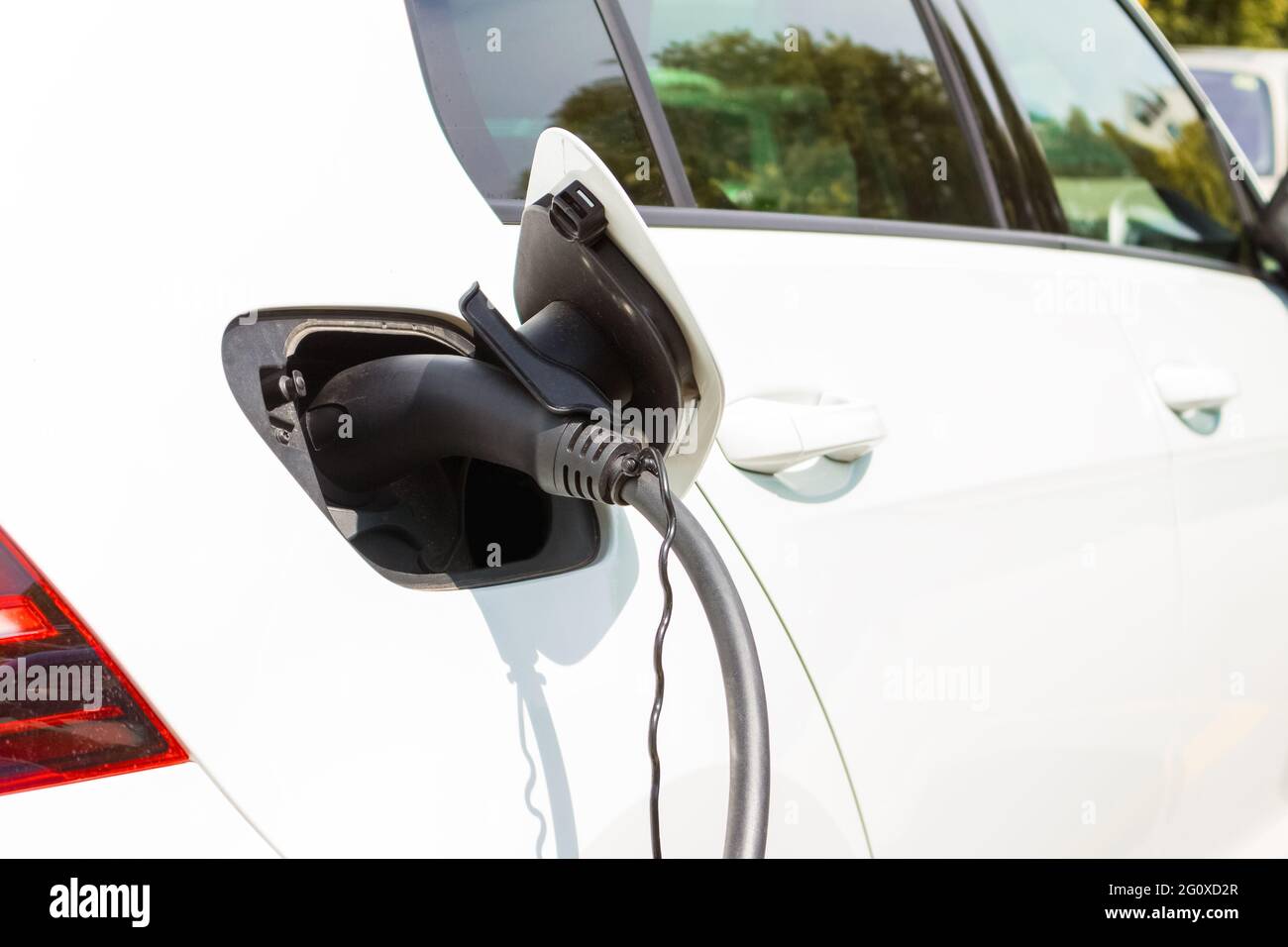 Electric car power supply hi-res stock photography and images - Alamy