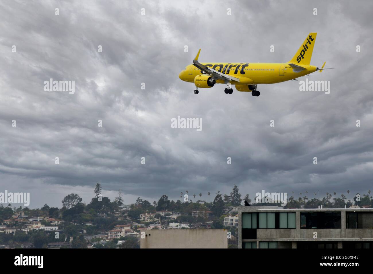 Spirit airlines airbus a320 hi-res stock photography and images - Alamy