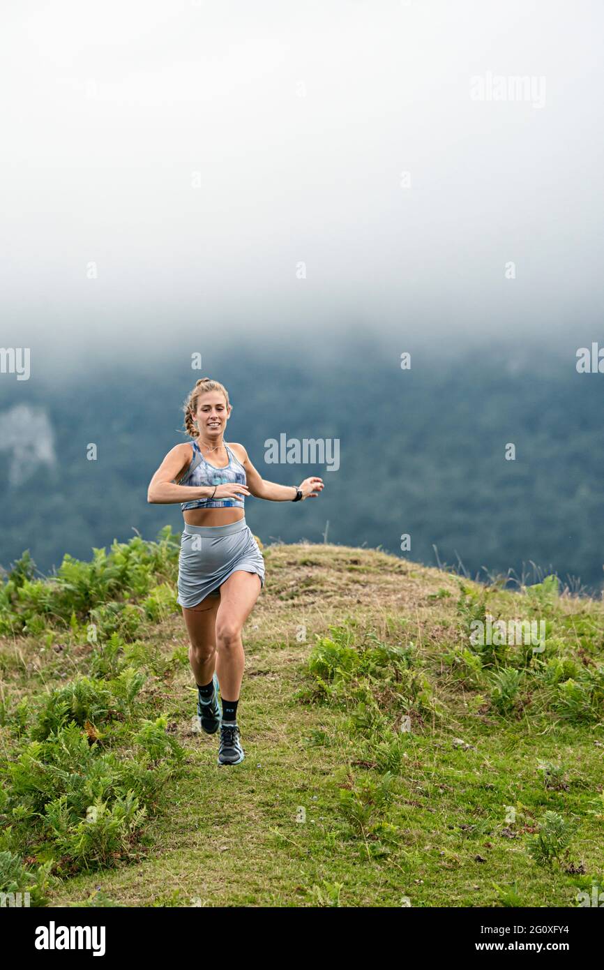 Girl running on trail, traveling through beautiful and beautiful ...