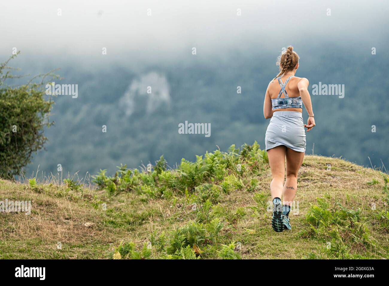 Girl running on trail, traveling through beautiful and beautiful ...