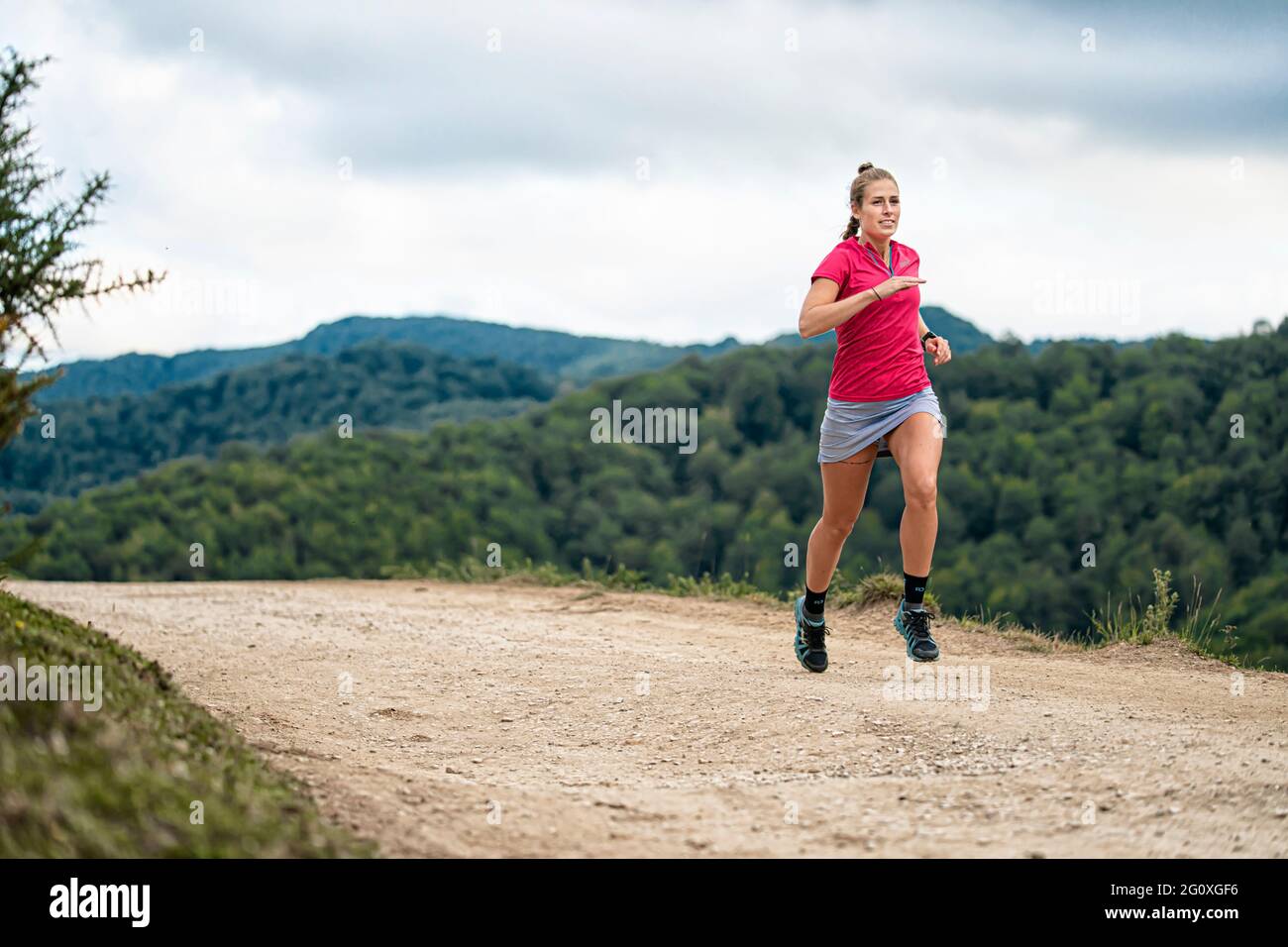 Girl running on trail, traveling through beautiful and beautiful ...