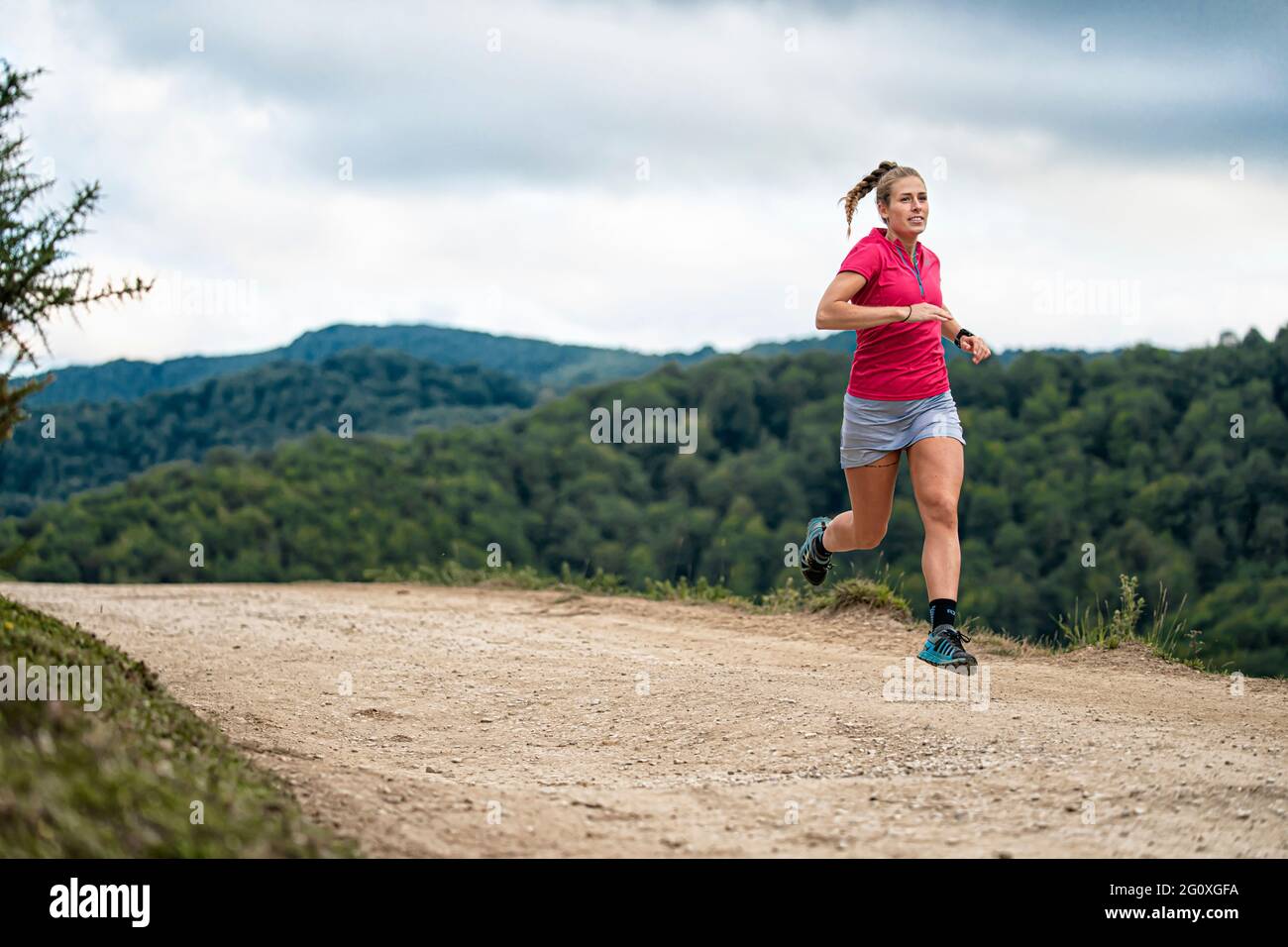 Girl running on trail, traveling through beautiful and beautiful ...