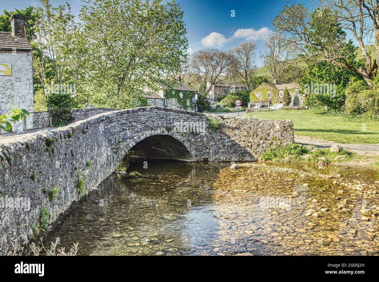 Stone Bridge in Malham - Yorkshire Dales Stock Photo - Alamy