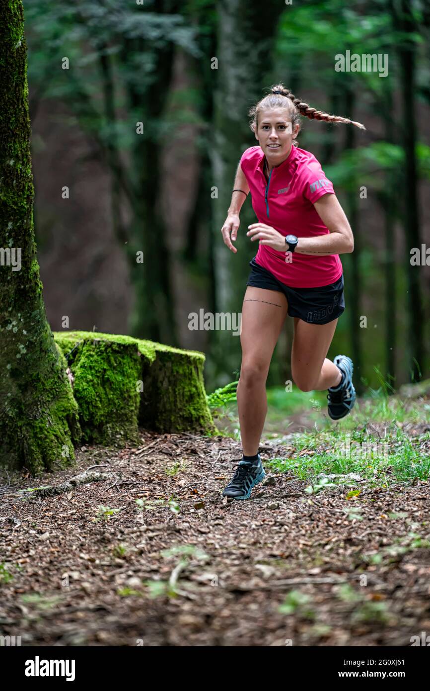 Girl running on trail, traveling through beautiful and beautiful ...