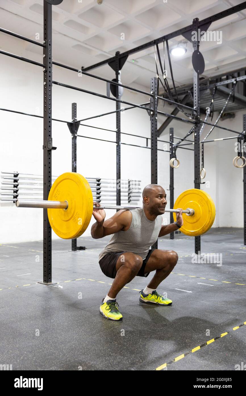 Male gym training hi-res stock photography and images - Alamy