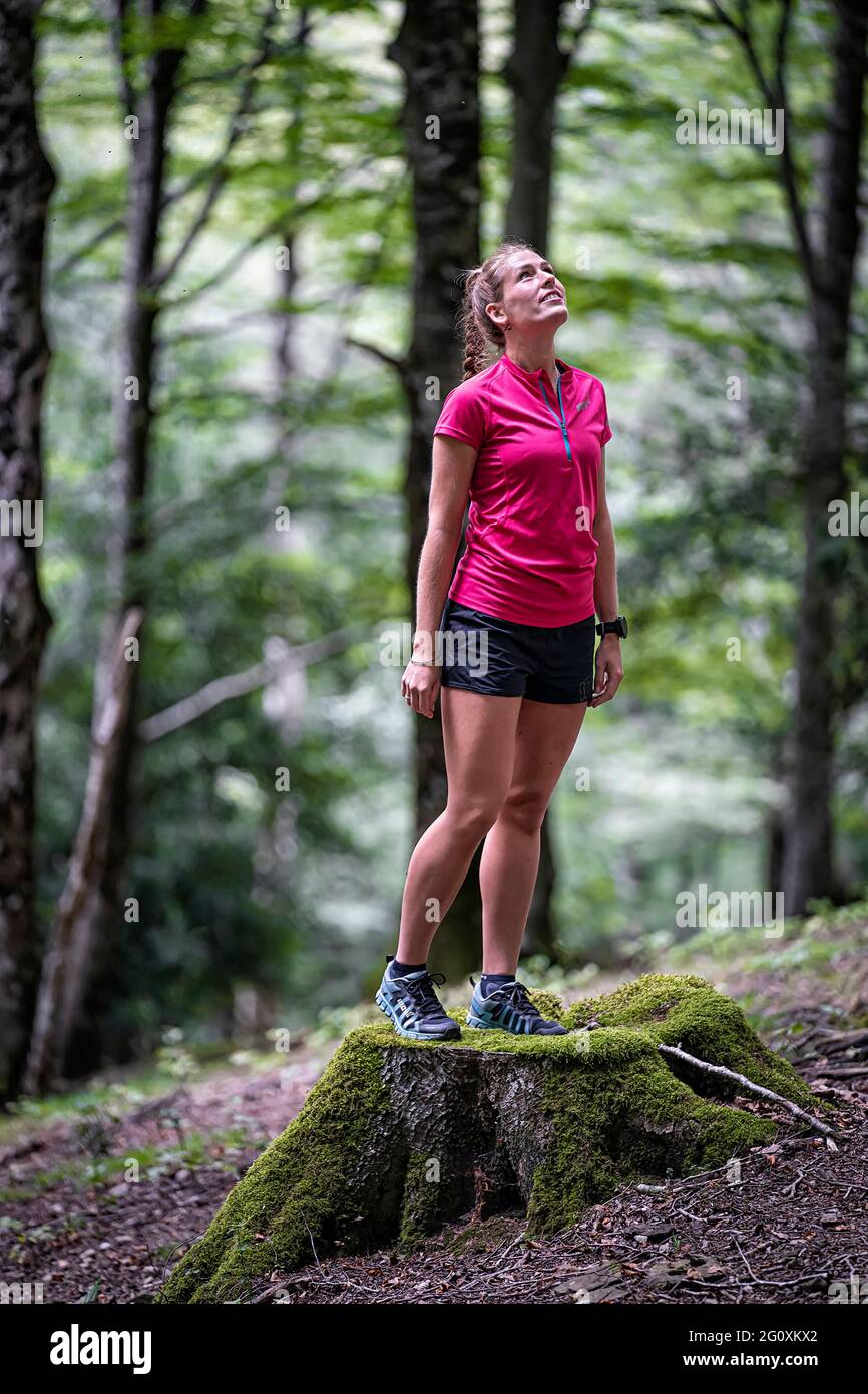 Girl running on trail, traveling through beautiful and beautiful ...