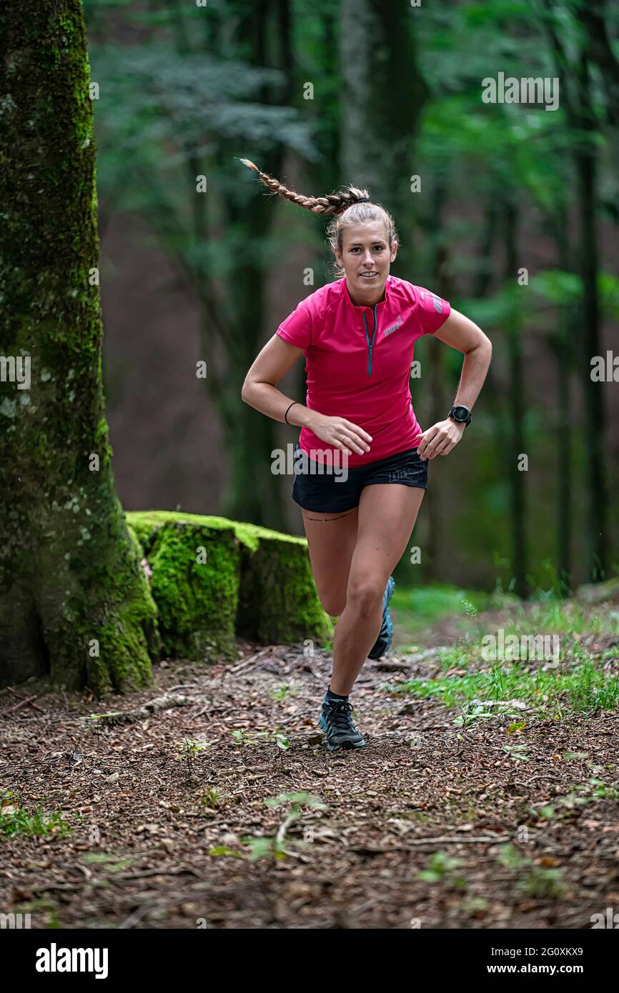 Girl running on trail, traveling through beautiful and beautiful ...