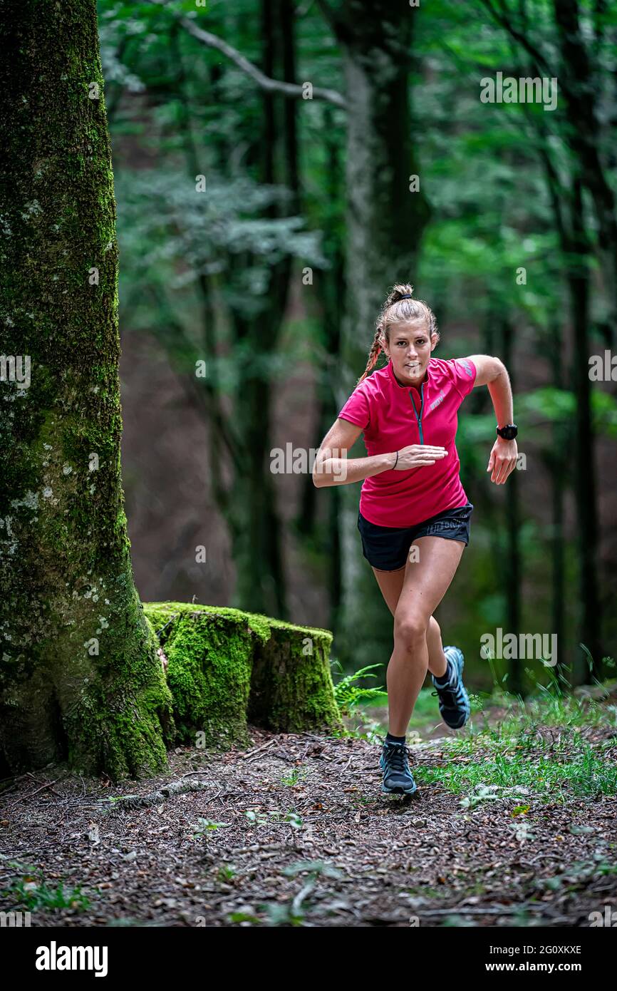Girl running on trail, traveling through beautiful and beautiful ...