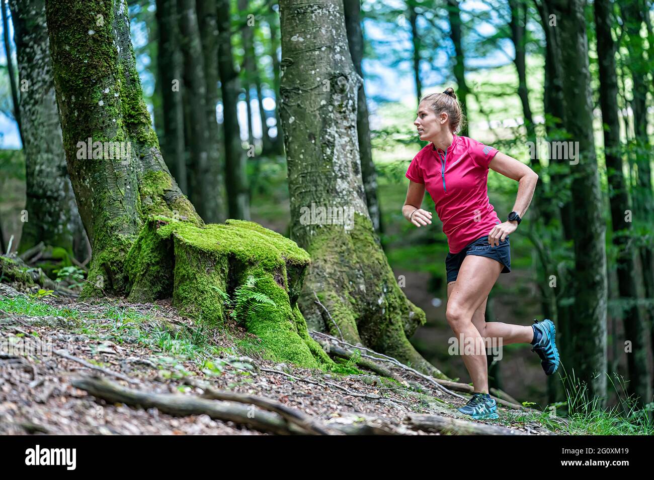 Girl running on trail, traveling through beautiful and beautiful ...