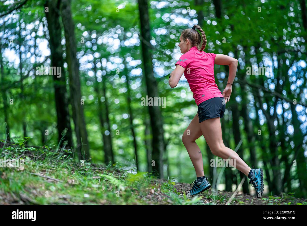 Girl running on trail, traveling through beautiful and beautiful ...
