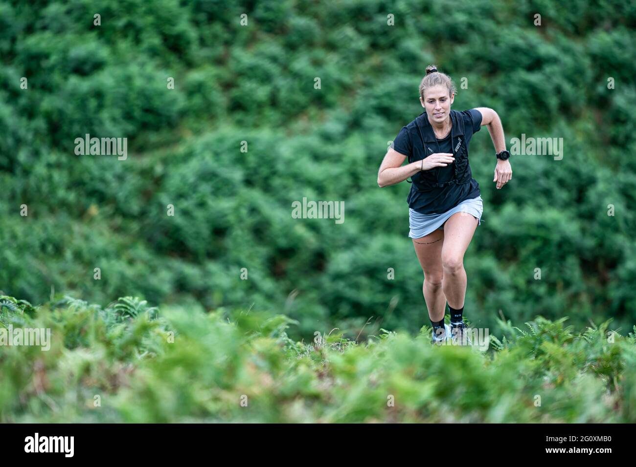 Girl running on trail, traveling through beautiful and beautiful ...