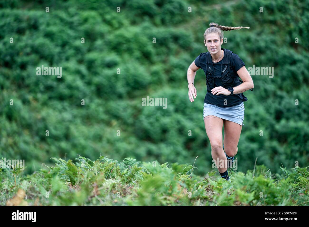 Girl running on trail, traveling through beautiful and beautiful ...