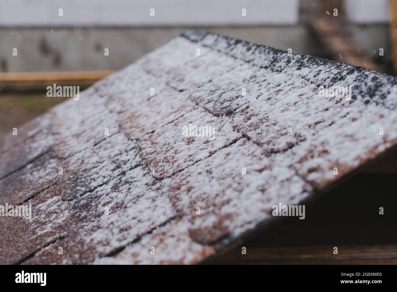 Bituminous tiles hi-res stock photography and images - Alamy