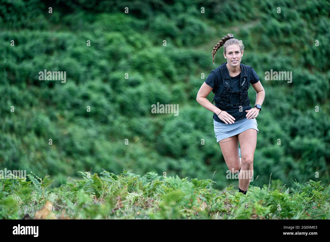 Girl running on trail, traveling through beautiful and beautiful ...