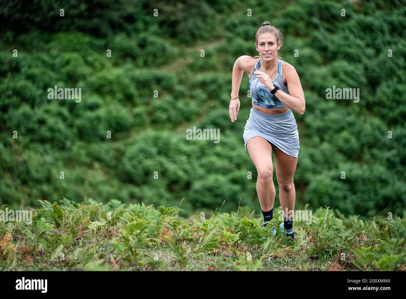 Girl running on trail, traveling through beautiful and beautiful ...
