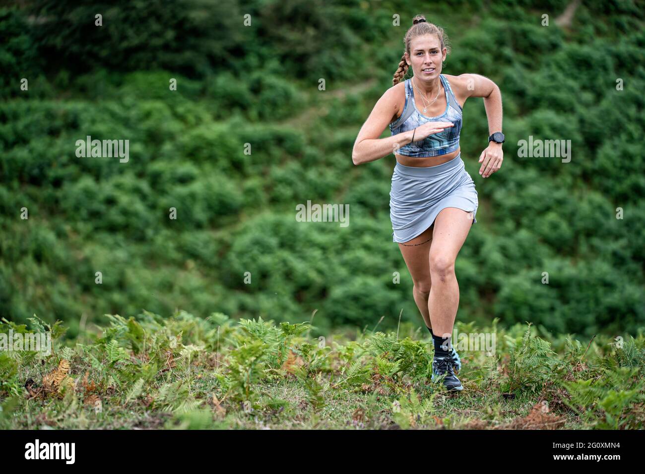 Girl running on trail, traveling through beautiful and beautiful ...