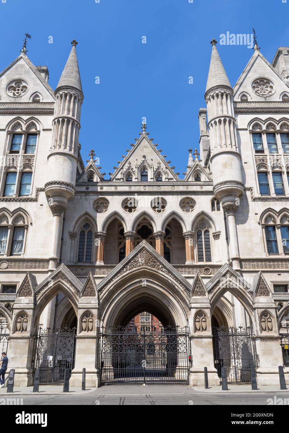 The High Courts of Justice on the Strand on a clear sunny day. London ...