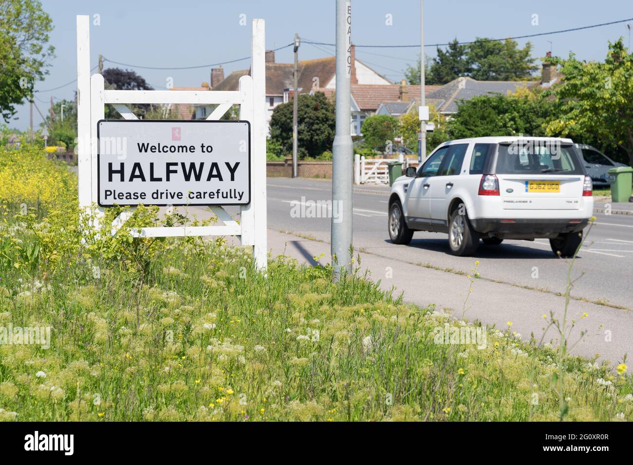 Halfway Sign Fascinating Sign Somewhat Ruined By Mercator Projection.