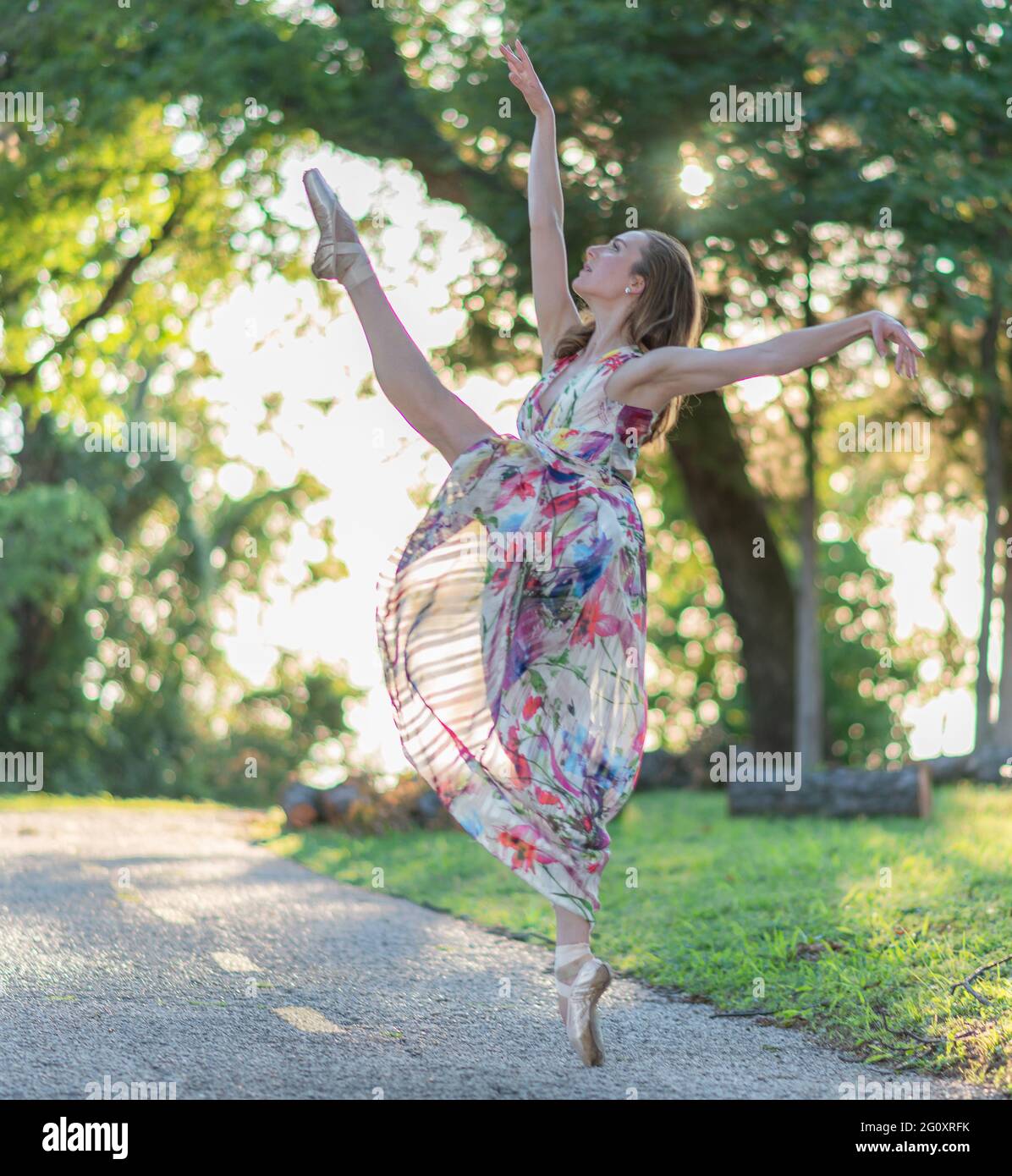 Flexible dancer hi-res stock photography and images - Alamy