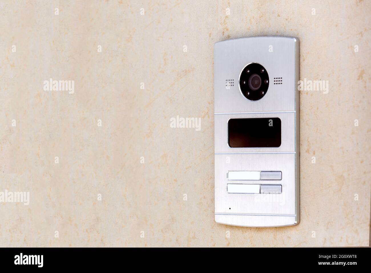 Intercom with camera hi-res stock photography and images - Alamy