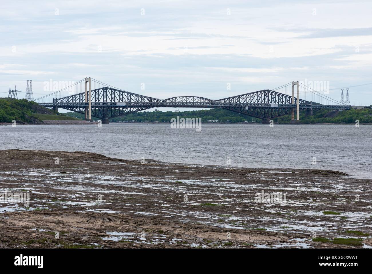 The two Quebec city bridge (Quebec bridge and Pierre-Laporte bridge ...