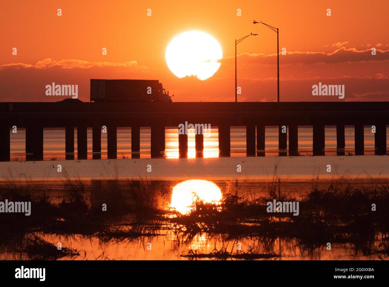 Semi tractor trailer truck hi-res stock photography and images - Alamy