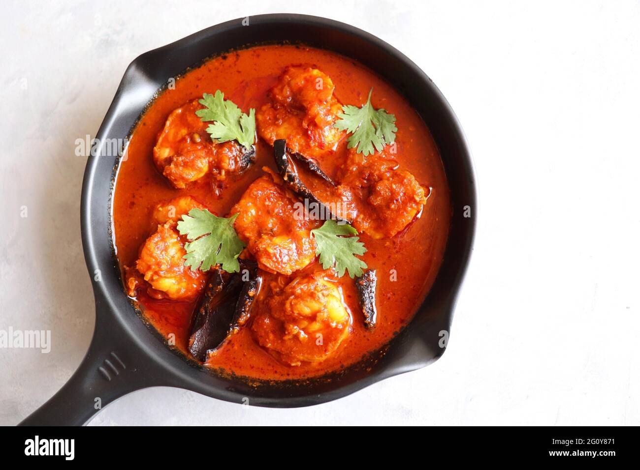 Goa Food-Indian Traditional Goan Prawns or Shrimp curry. Kolambiche ...