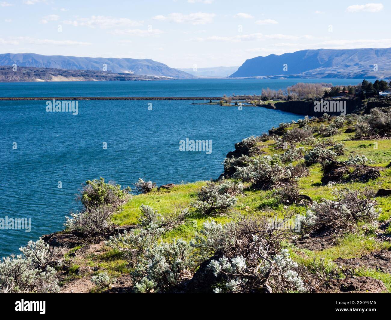 View over Columbia river and I-90 Vantage bridge from Ginkgo Petrified ...