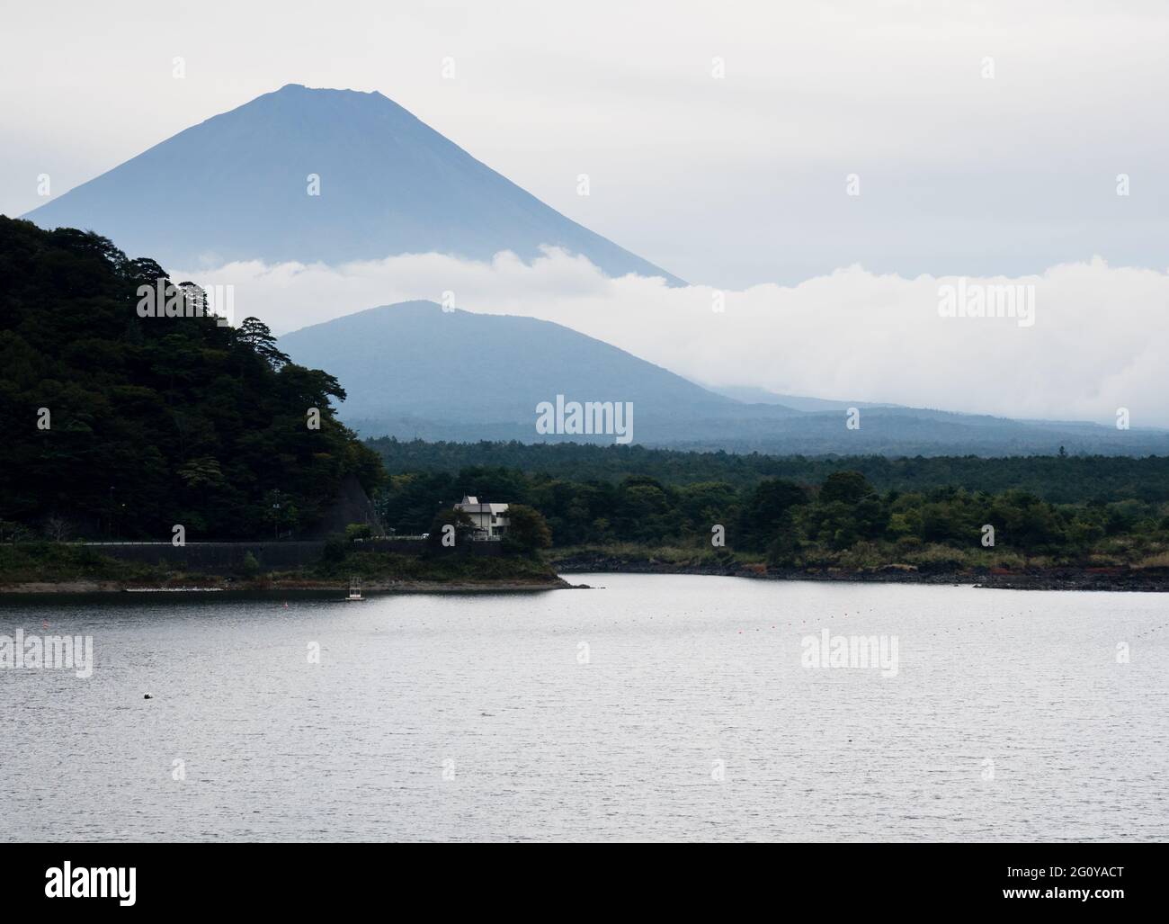 Silhouette of Mount Fuji at Lake Shojiko, one of Fuji Five Lakes ...