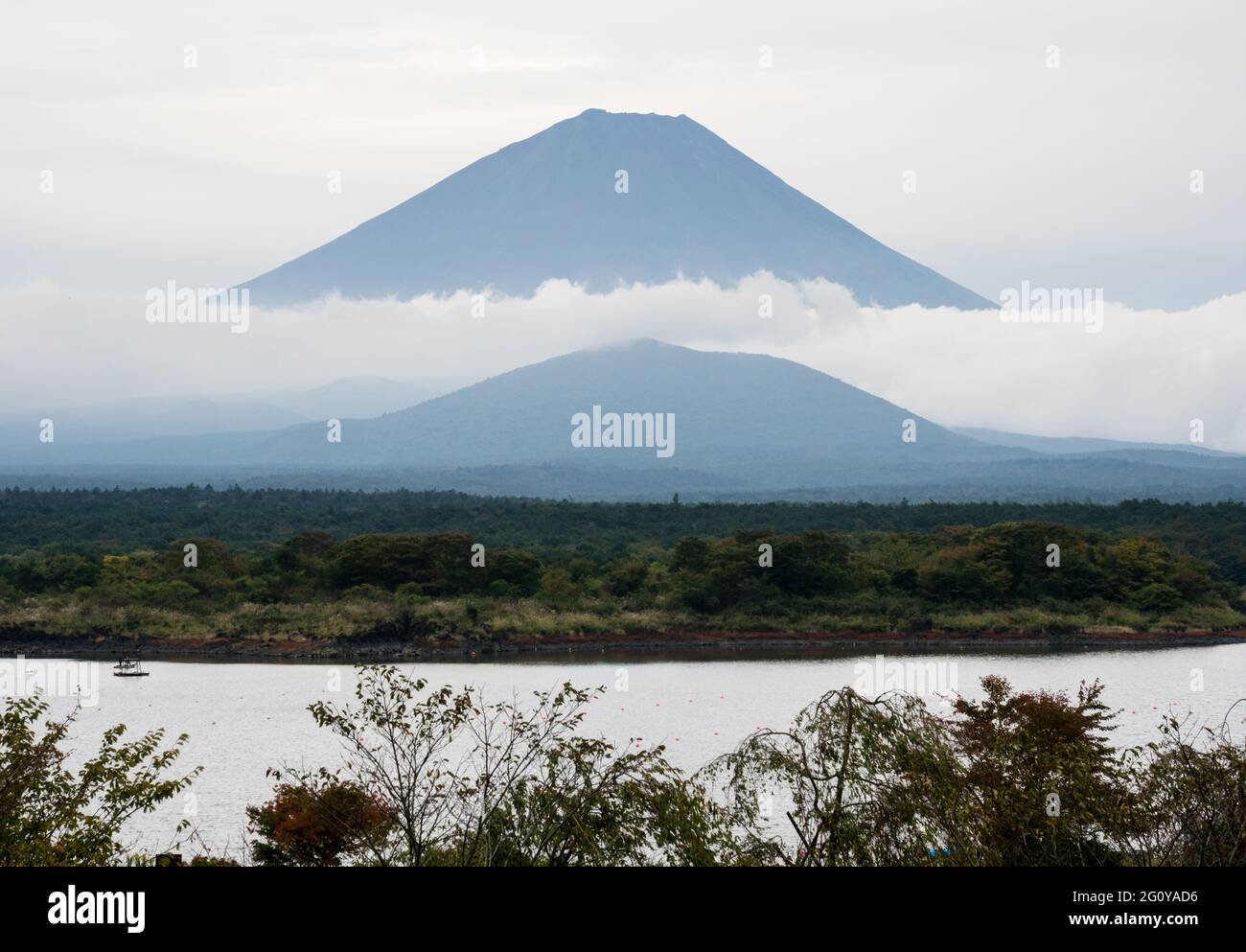 Silhouette of Mount Fuji at Lake Shojiko, one of Fuji Five Lakes ...