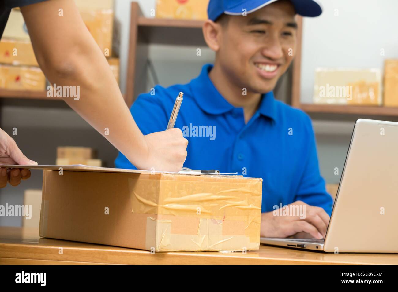 Parcel counter hi-res stock photography and images - Alamy