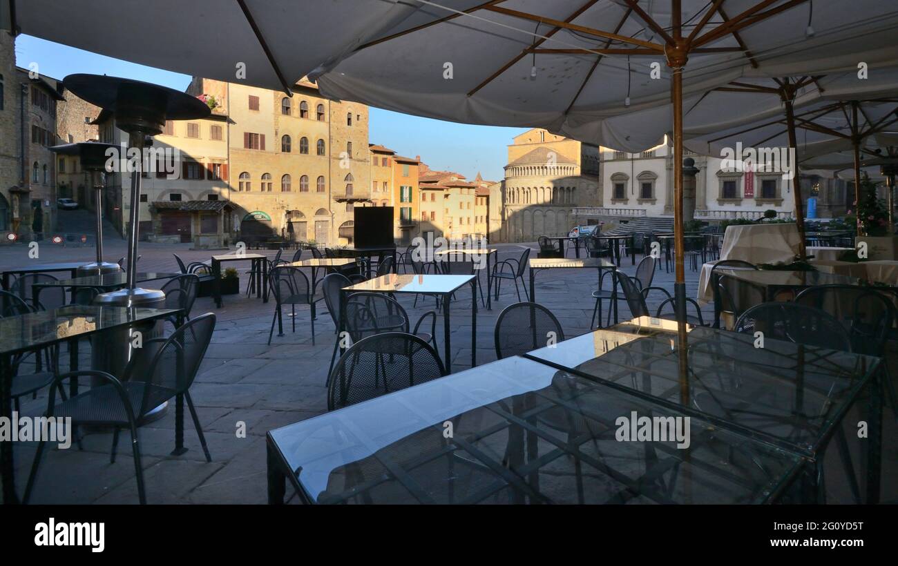 Renaissance table clock hi-res stock photography and images - Alamy