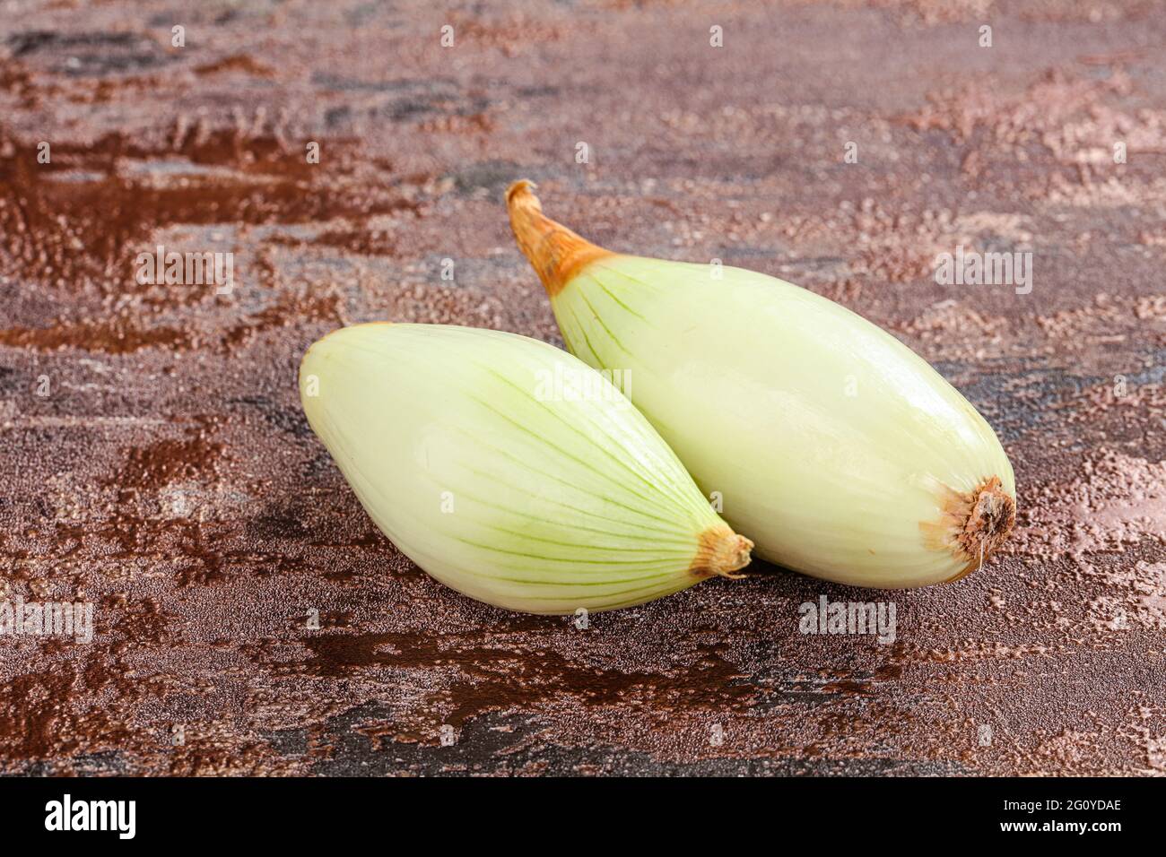 Ripe and tasty shallot onion for cooking Stock Photo - Alamy