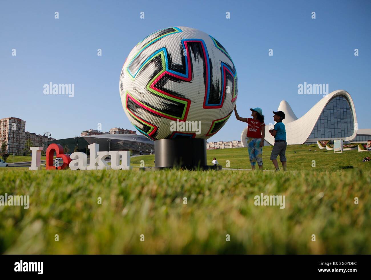 Official uefa euro 2020 match ball hi-res stock photography and images ...