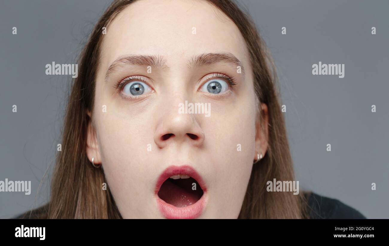 Girl amazed face hi-res stock photography and images - Alamy