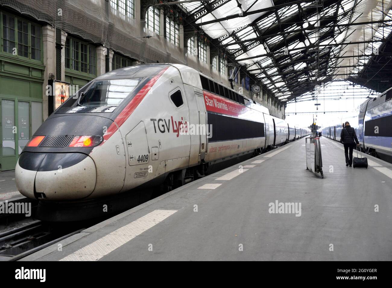 FRANCE. PARIS (75) LYRIA TGV TRAIN AT LYON TRAIN STATION Stock Photo ...