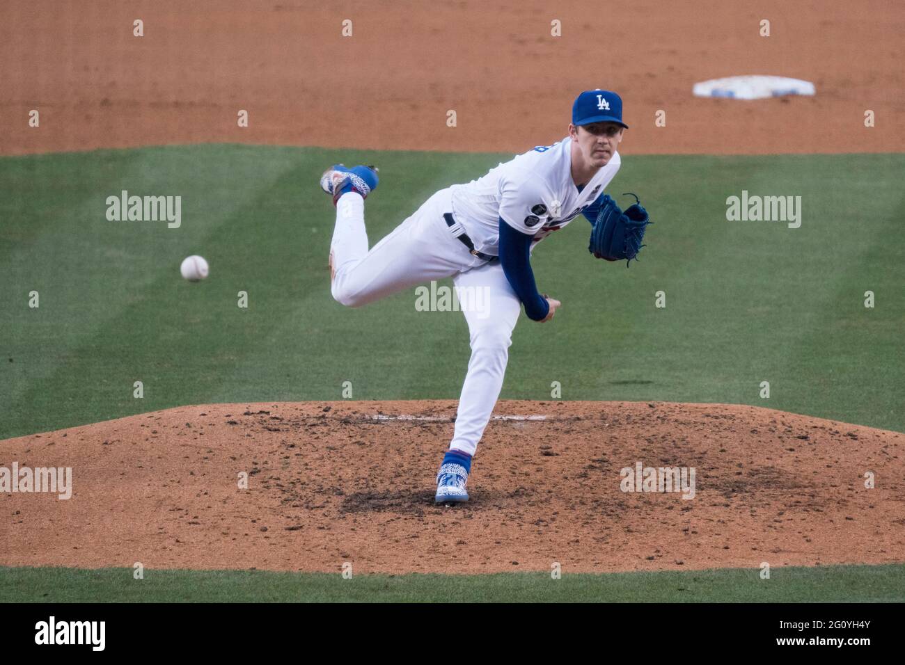 Los Angeles Dodgers starting pitcher Walker Buehler (21) throws during ...