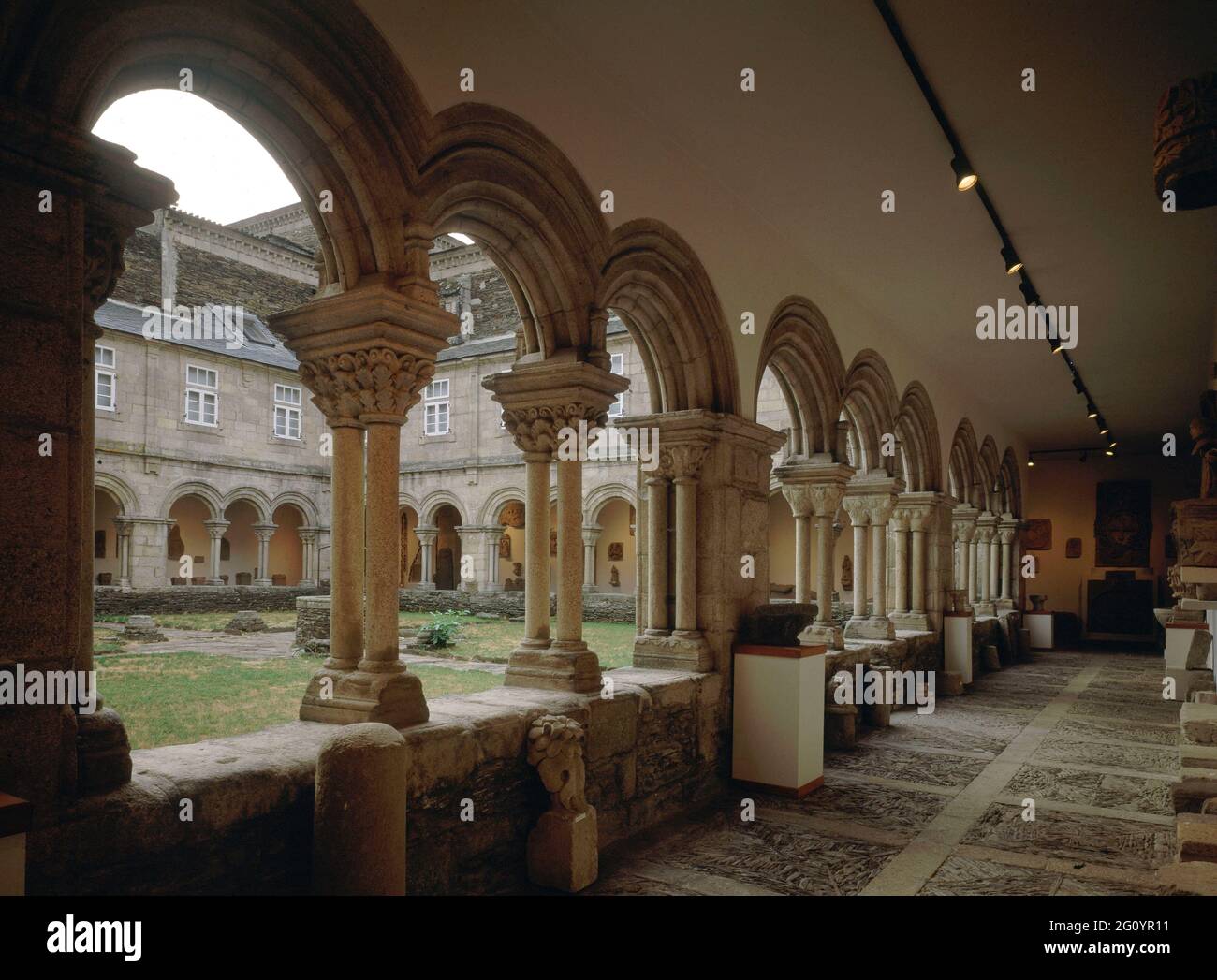 INTERIOR DEL CLAUSTRO BAJO DONDE SE GUARDAN RESTOS ROMANOS. Location ...