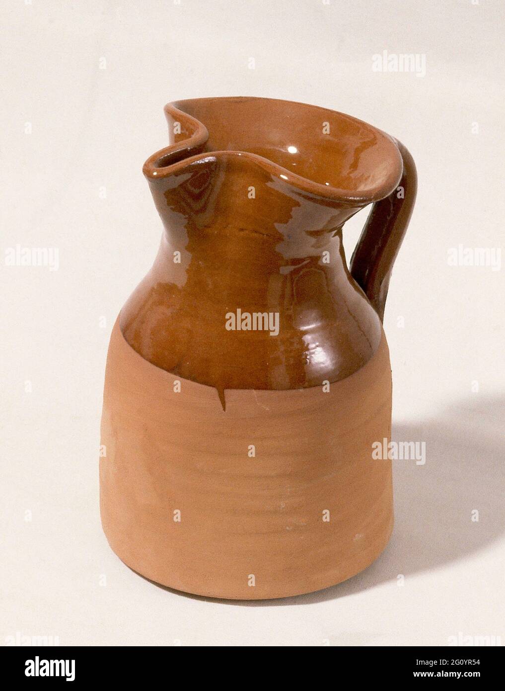 Jarra de barro rojo hi-res stock photography and images - Alamy