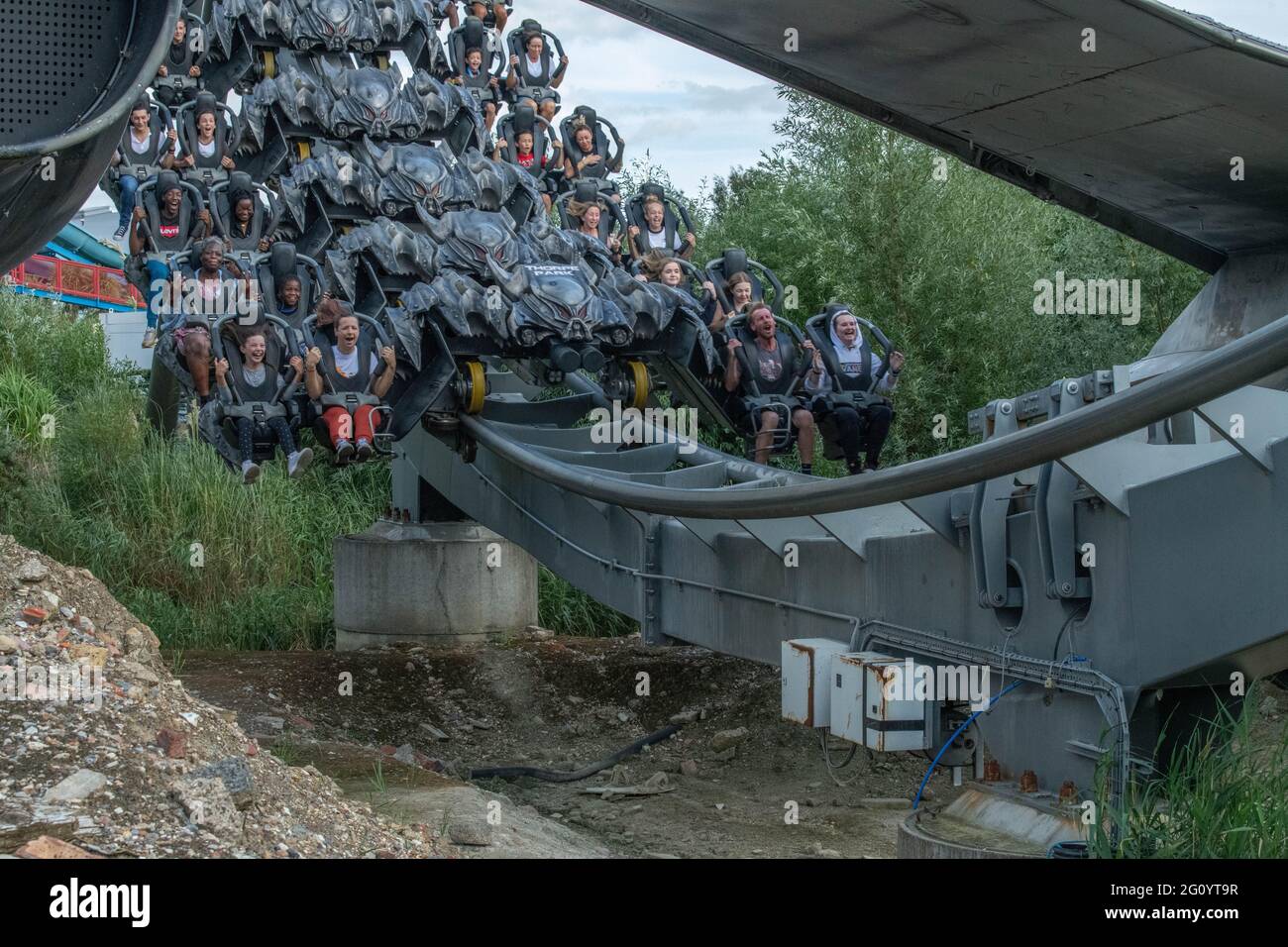 The Swarm Rollercoaster at the bottom of the first drop, Thorpe Park Uk ...
