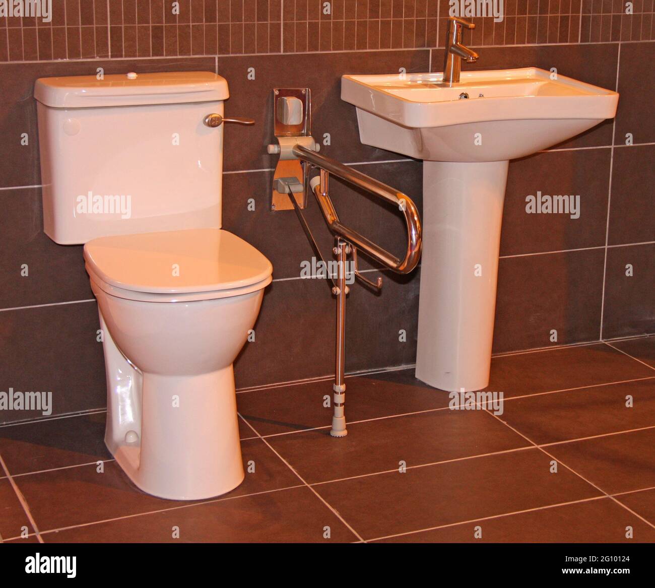 A Display Bathroom Fitted with Disability Aids Stock Photo - Alamy